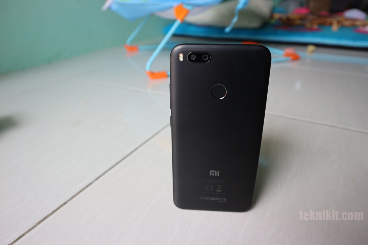 Review Xiaomi Mi A1 Smartphone Android One Dengan Bodi Elegan, Smooth ...